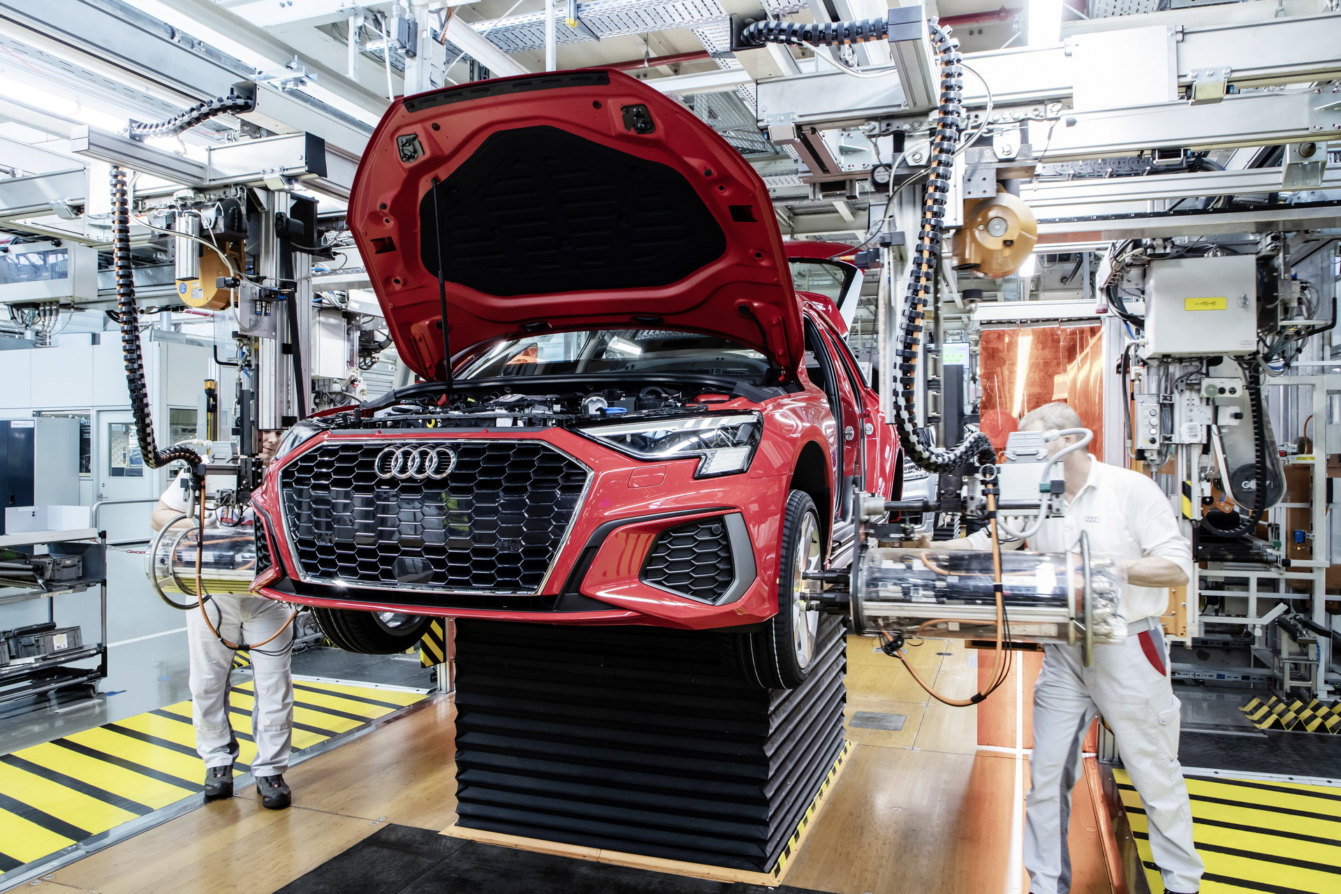 Audi riavvia gradualmente la produzione in Europa | Audicafe.it